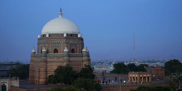 Cheap Multan Flight Deals with Brightsun Travel – Call 0124 416 3000 now!